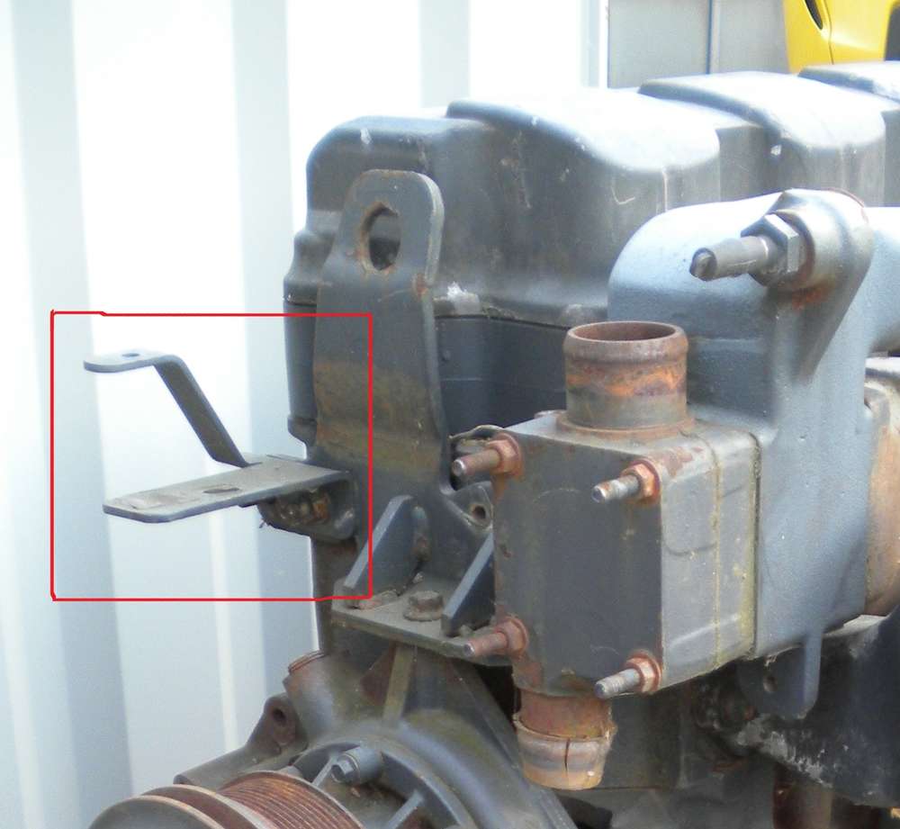 Support tube sortie | Pièces Poids Lourds | SGM
